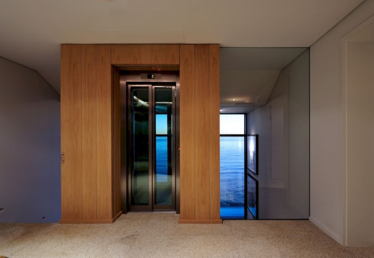 Clifton Nettleton Road, Modern home by Peerutin Architects