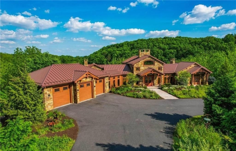 Magnificent Rustic Colorado-Style Home in Pennsylvania with Rolling ...