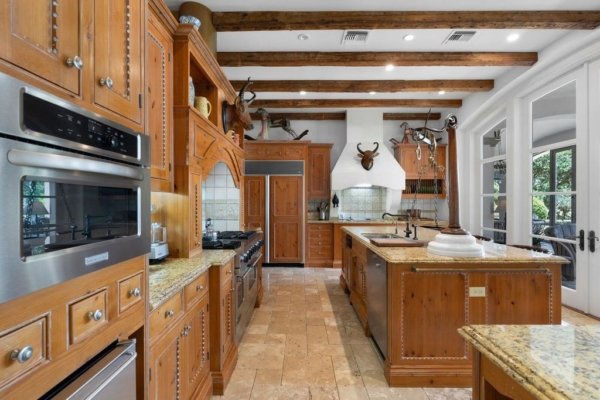 Opulent $16 Million Estate in the Desirable Bridle Path Enclave of the ...