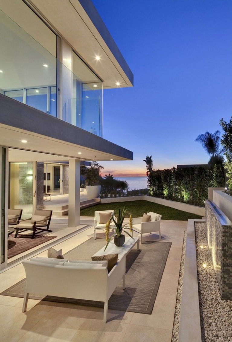Seacliff House, Coastal Design Masterpiece by McClean Design | Luxury ...