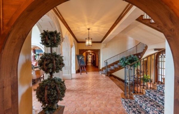 Tuscan-Inspired Mansion with Expansive Views Hits the Market in ...