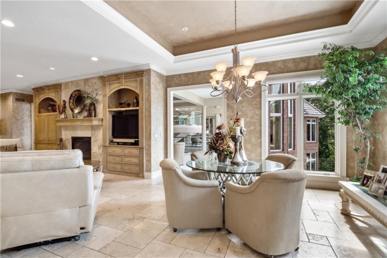 Elegant Lakefront Residence on Private Point at Riss Lake, Missouri: $4 ...