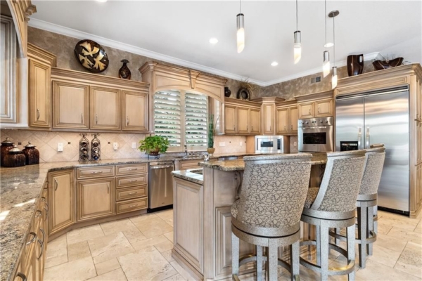 Elegant Lakefront Residence on Private Point at Riss Lake, Missouri: $4 ...