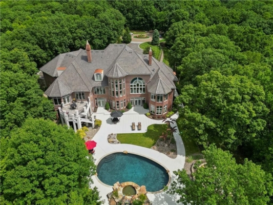 Elegant Lakefront Residence on Private Point at Riss Lake, Missouri: $4 ...