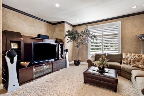 Elegant Lakefront Residence on Private Point at Riss Lake, Missouri: $4 ...
