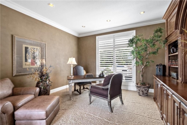 Elegant Lakefront Residence on Private Point at Riss Lake, Missouri: $4 ...
