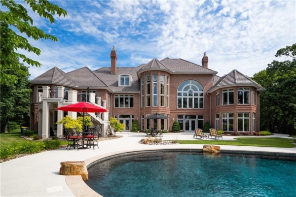 Elegant Lakefront Residence on Private Point at Riss Lake, Missouri: $4 ...