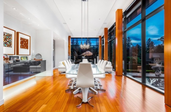 Modern Masterpiece by Renowned Architect Robert Ciccozzi in Canada ...