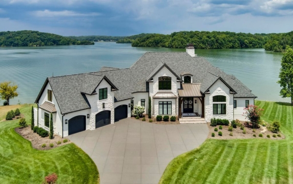 Unparalleled Luxury Awaits: Exclusive Rarity Bay Estate on Tellico Lake ...