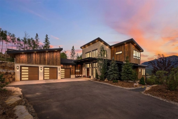 Meticulously Crafted Home with Contemporary Design and Gore Range Views ...