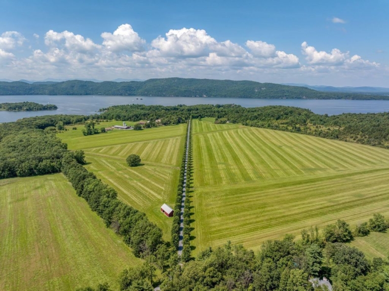 Grosse Pointe: A Spectacular Lake Champlain Estate Offering Unmatched ...