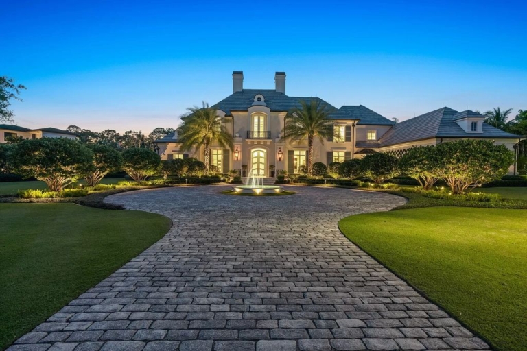 Lavish European-Style Residence with Premier Amenities in Palm Beach ...