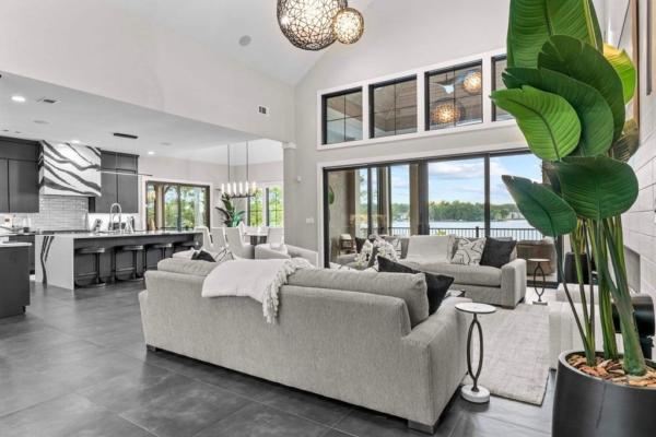 Luxurious Estate in Reynolds Lake Oconee Offering Panoramic Lake Views ...