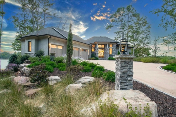 Luxurious Estate in Reynolds Lake Oconee Offering Panoramic Lake Views ...