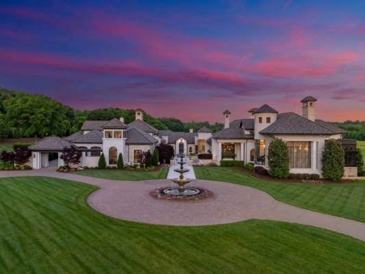 Stunning Kingswood Estate with Vineyard and Over 13 Acres, Priced at ...