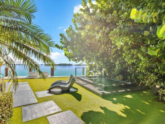 $14.8 Million Modern Glass Masterpiece with Bay Views and Suspended ...
