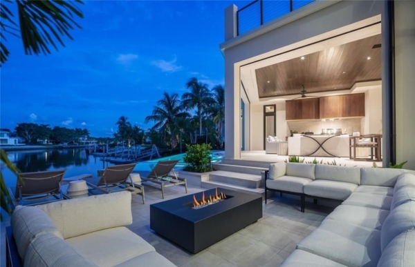 Magnificent $28 Million Waterfront Estate in Naples - A Masterpiece of ...