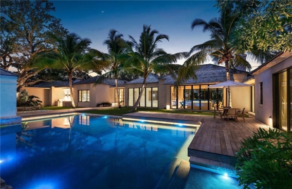 $27.5 Million Waterfront Estate in Sewall’s Point with Private Beach ...