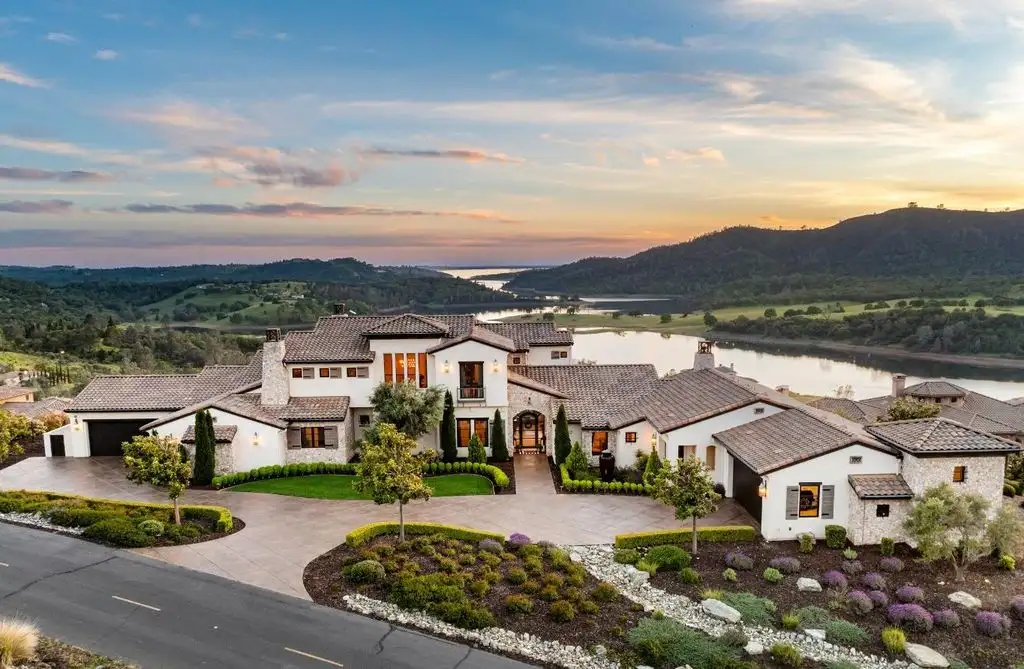 410 Jordan Ct: Stunning Estate by Lee Construction with Panoramic Views ...