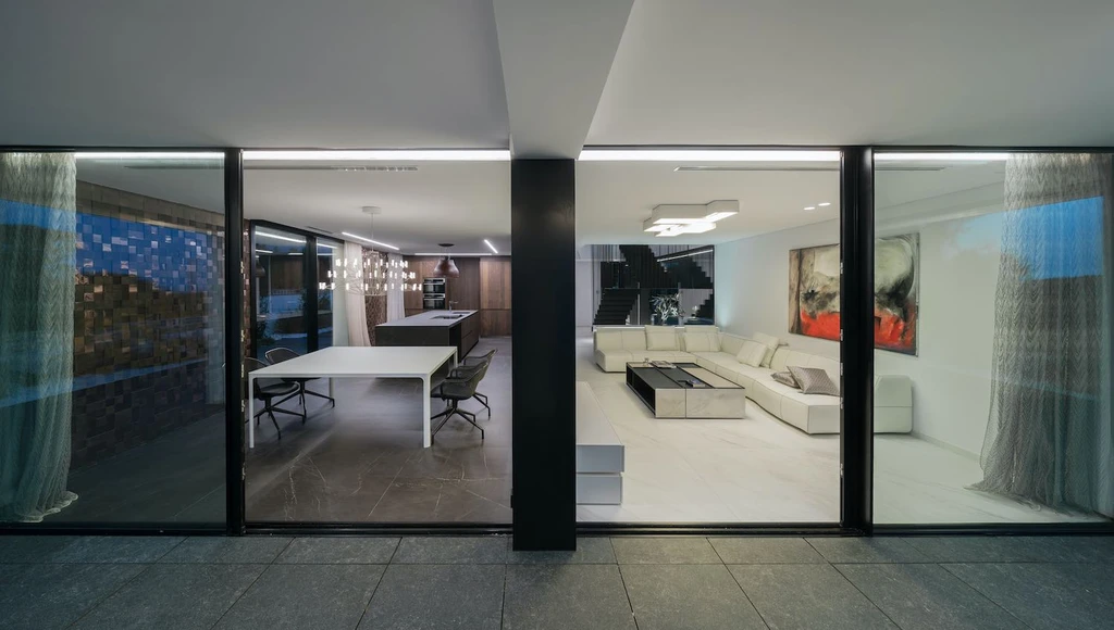 Mirma House by Carles Faus Arquitectura, A Harmonious Dialogue Between ...