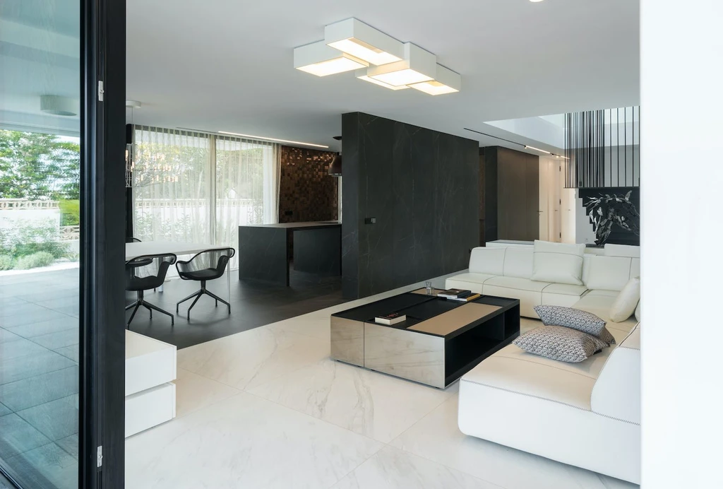 Mirma House by Carles Faus Arquitectura, A Harmonious Dialogue Between ...