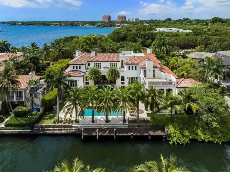Miami Luxury Houses for Sale | Exclusive Miami Estates and Waterfront Homes