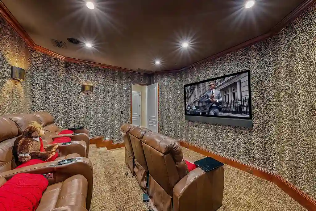 518 Harbor Court – $11M Luxurious Beach-Access Villa With Stunning ...