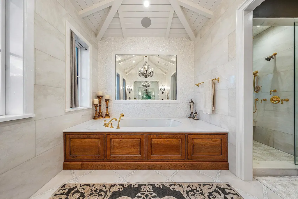518 Harbor Court – $11M Luxurious Beach-Access Villa With Stunning ...