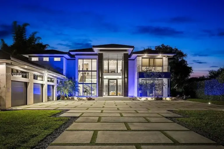 Miami Luxury Houses for Sale | Exclusive Miami Estates and Waterfront Homes