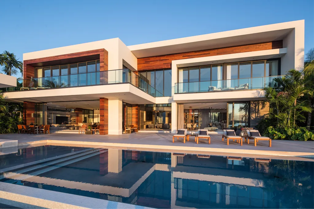 Dilido Island Residence by Choeff Levy Fischman, A Waterfront Modern ...