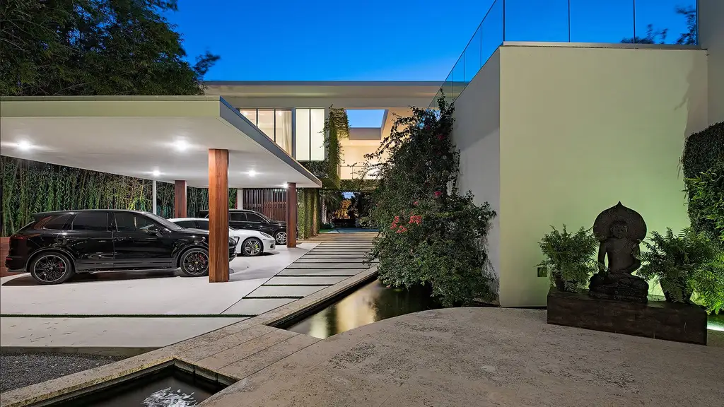 Floating Cubes House by Kobi Karp, A Sculptural Dialogue Between ...