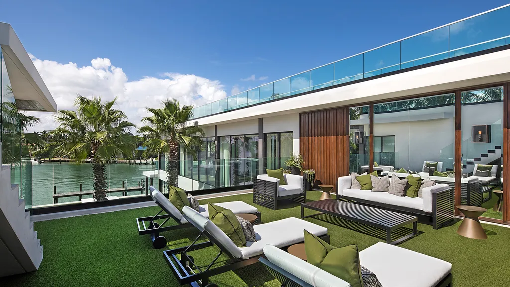 North Bay Road Residence by Kobi Karp, A Modern Waterfront Sanctuary on ...